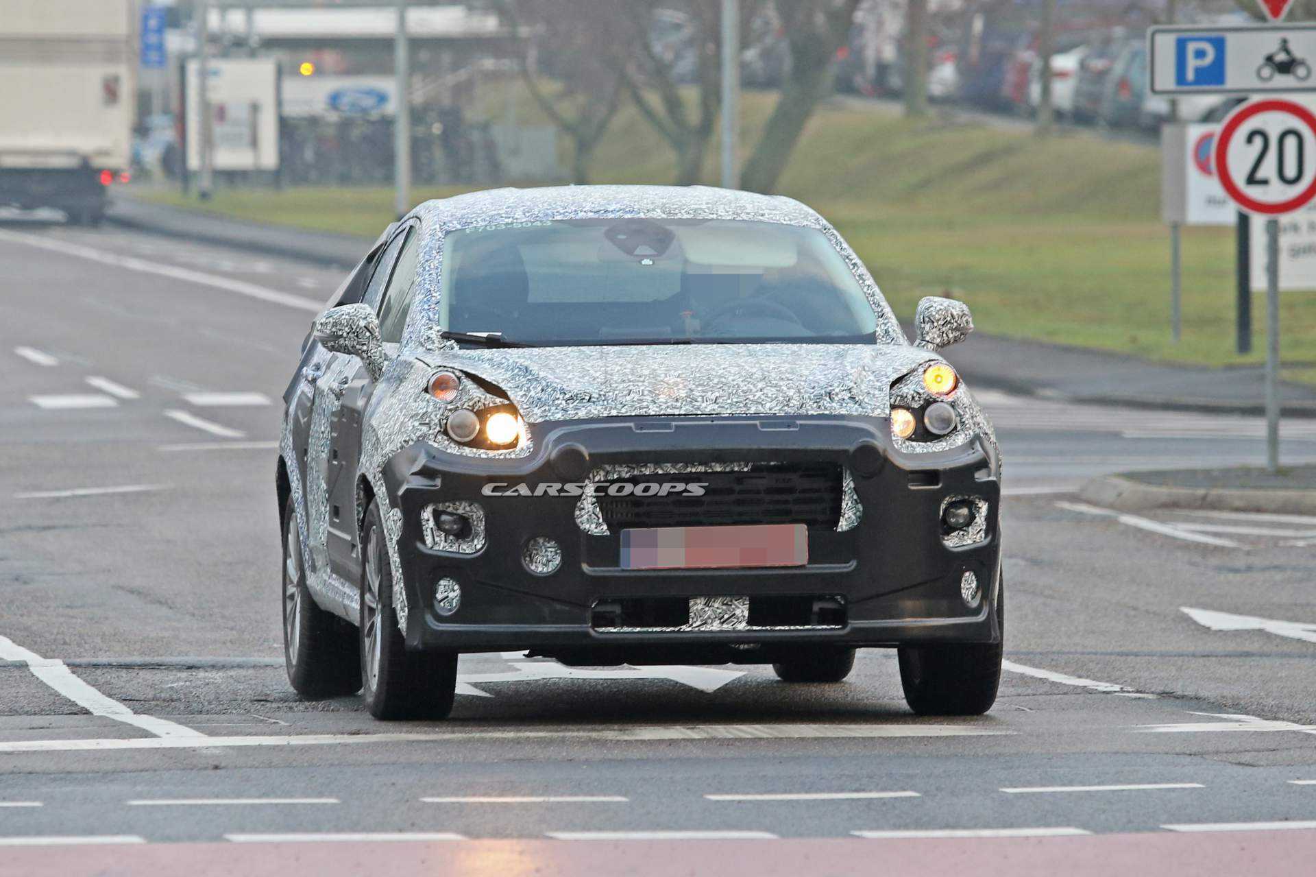 23864044-ford-fiesta-based-suv-prototype-spy-shots-2 - Rutamotor