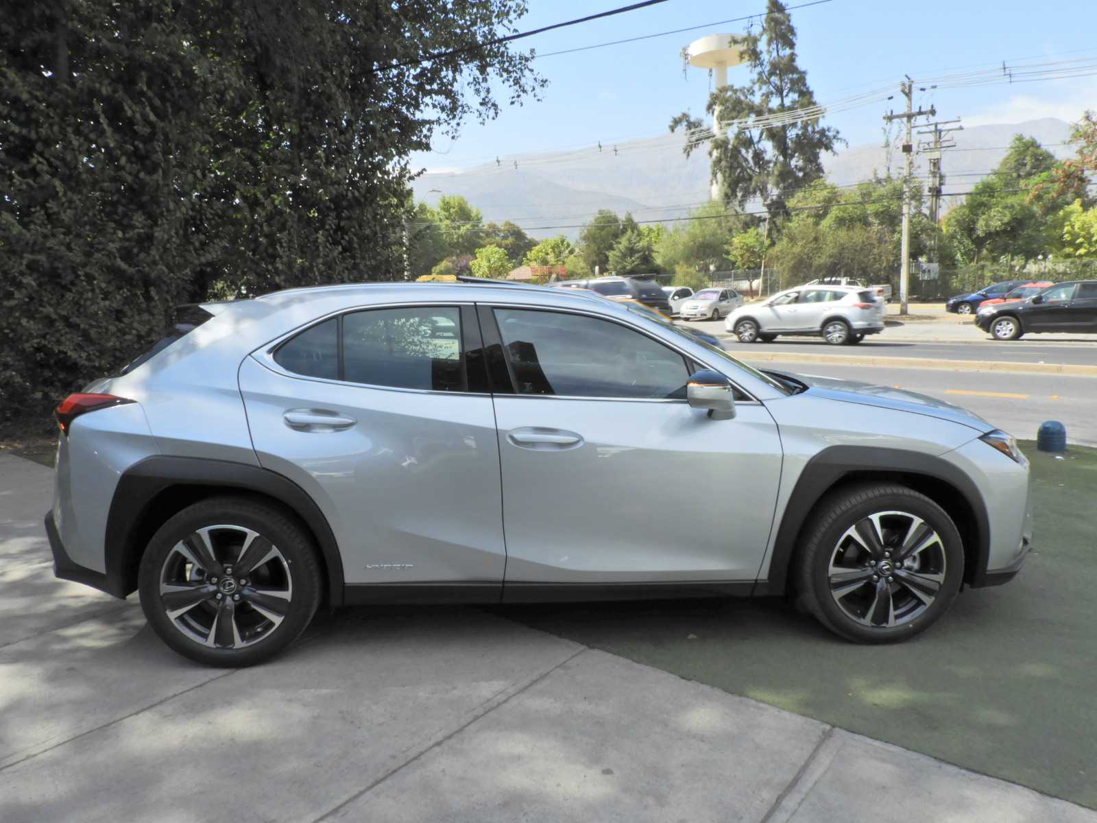 Yammine: Nuevo Lexus UX en Chile: Un creativo explorador urbano ...