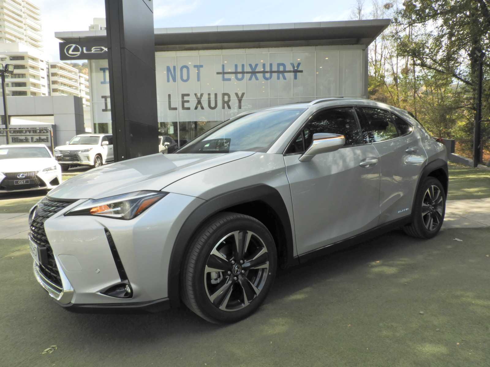 Yammine: Nuevo Lexus UX en Chile: Un creativo explorador urbano ...