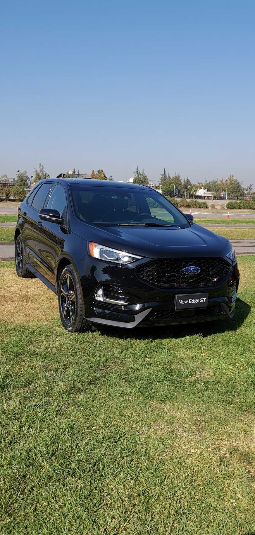 Yammine: Ford Chile presenta su renovada Edge 2019 junto con la versión ...