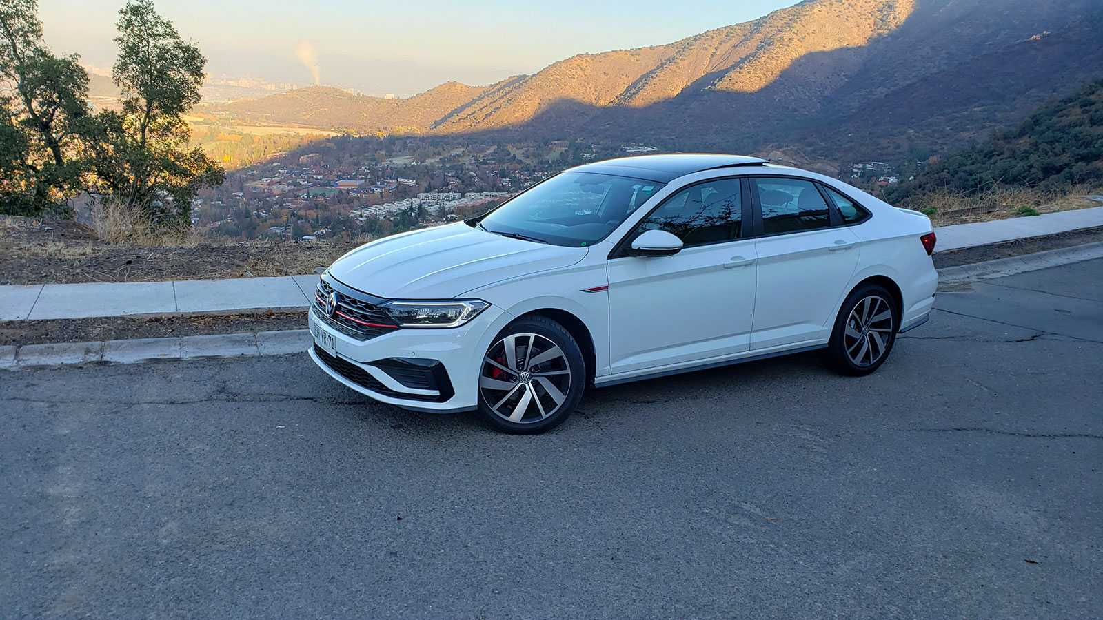 Volkswagen Jetta GLI DSG 2.0TSI 230 HP - Un sedán con esteroides