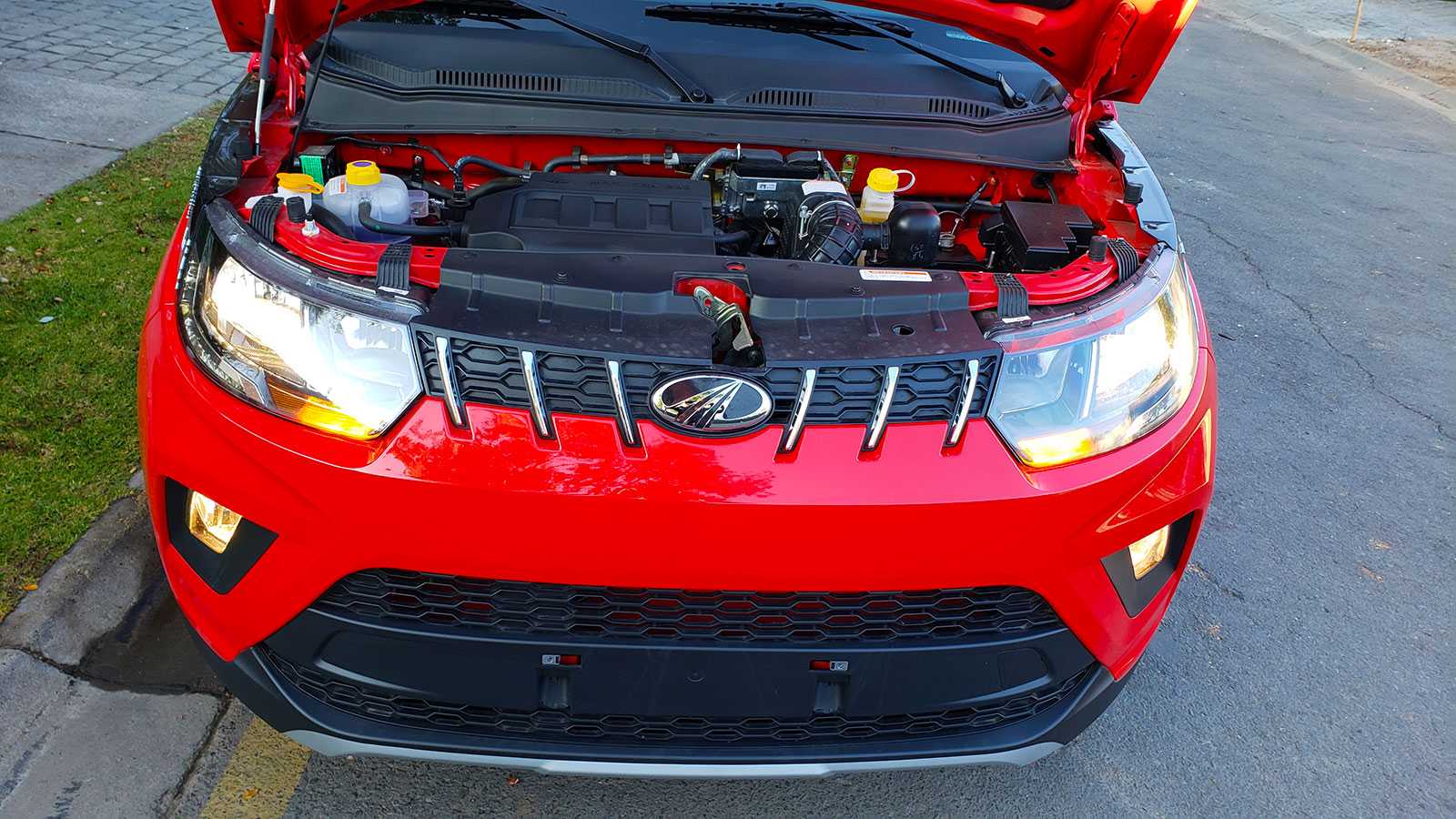 Test Drive Mahindra KUV 100 1.2 82HP - Un pequeño con aires de grande