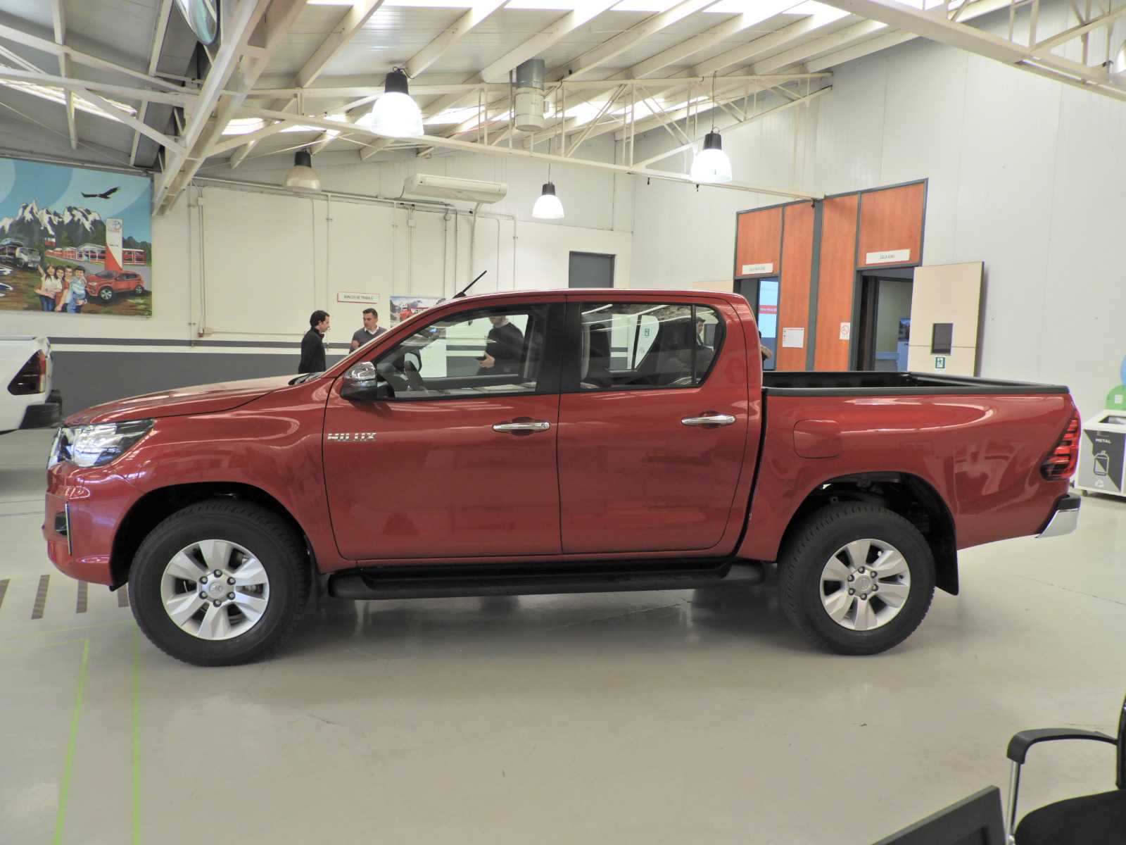 Toyota presentó su actualizada Hilux 2020 con importantes mejoras en su ...