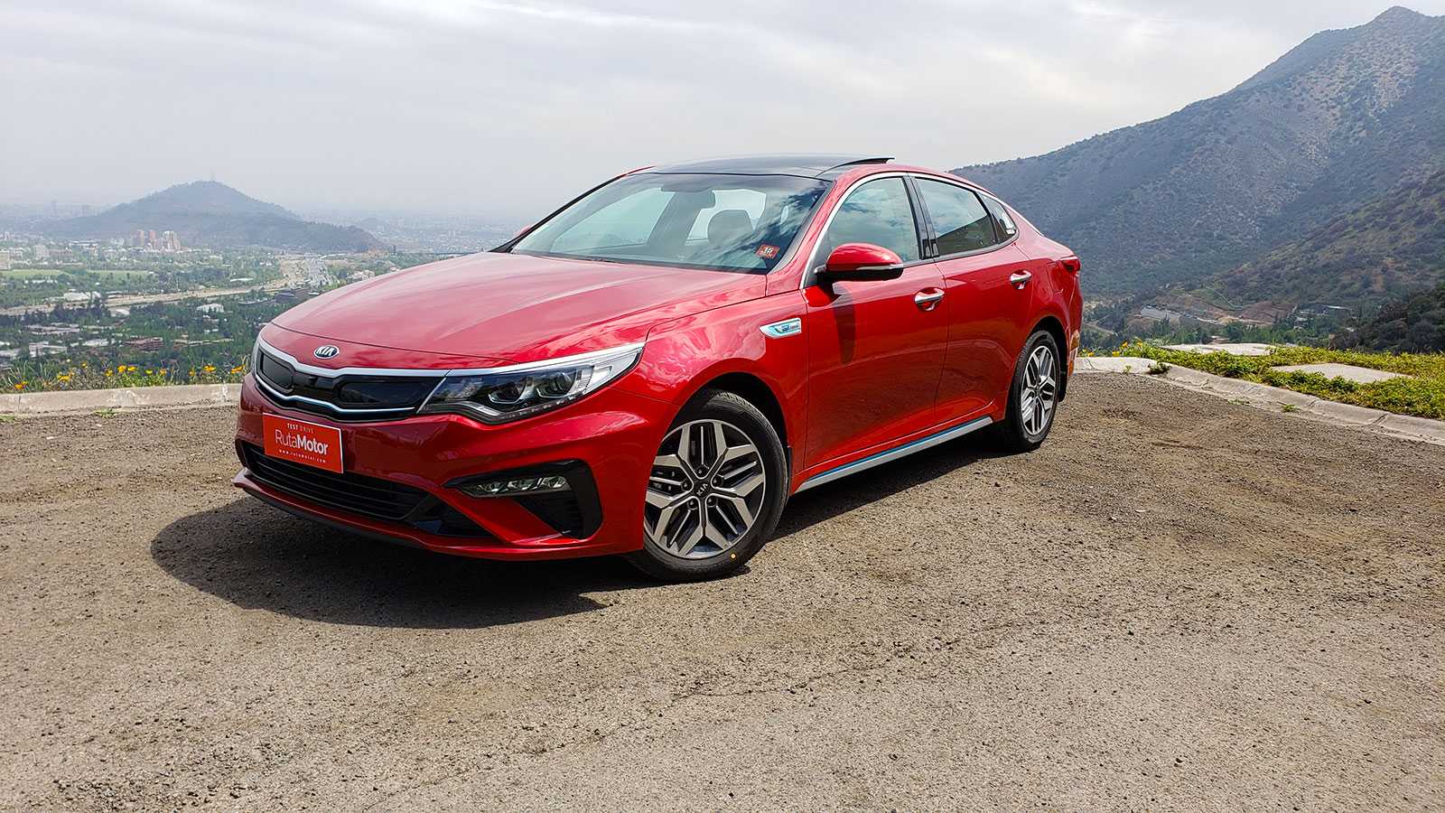 Test Drive Kia Optima Hybrid 2.0 192 HP - Un sedán ecológico
