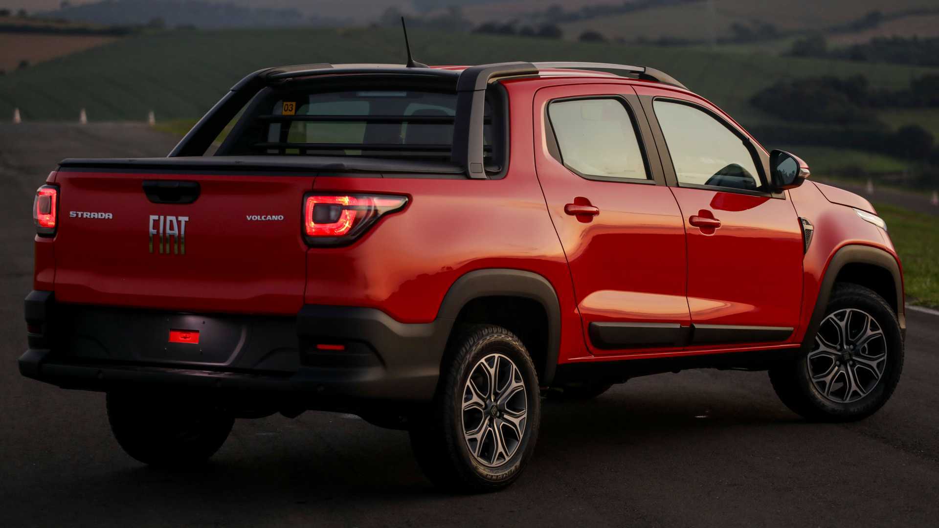 Fiat estrena su nueva Strada en versiones cabina simple y doble - Rutamotor