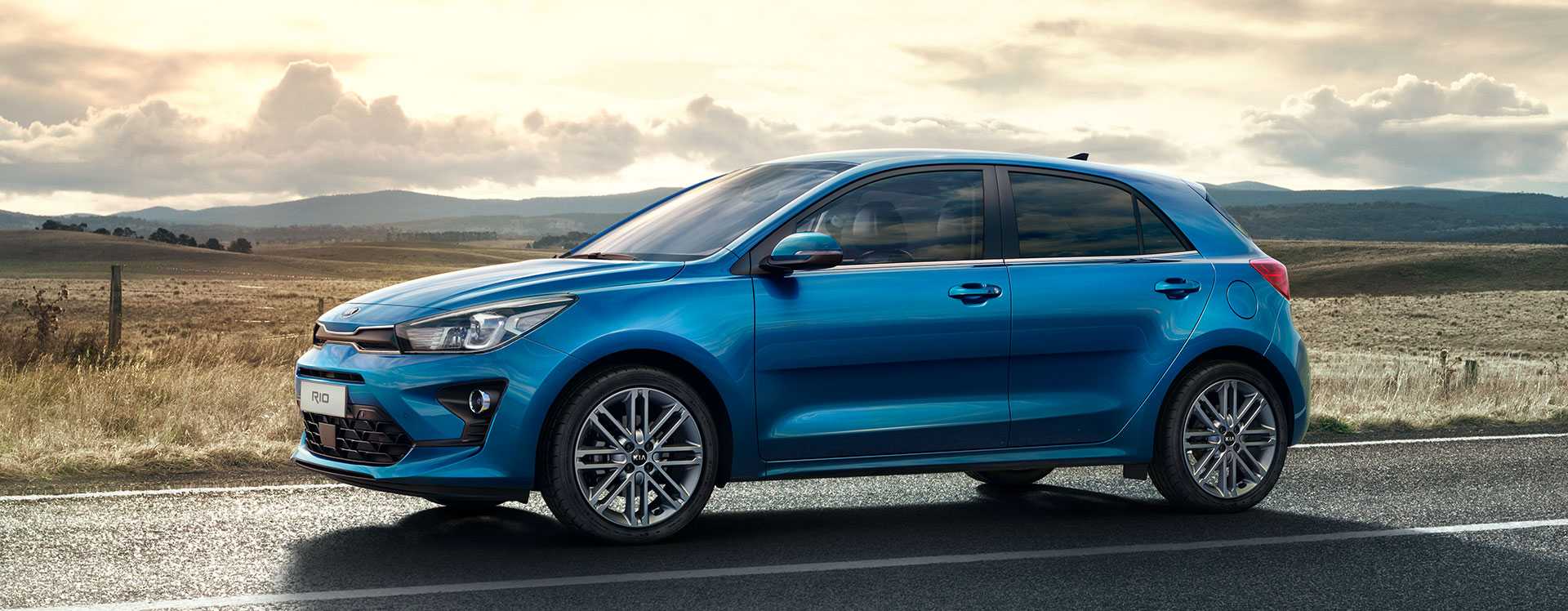 KIA actualiza el Rio5 con versiones semihíbridas - Rutamotor