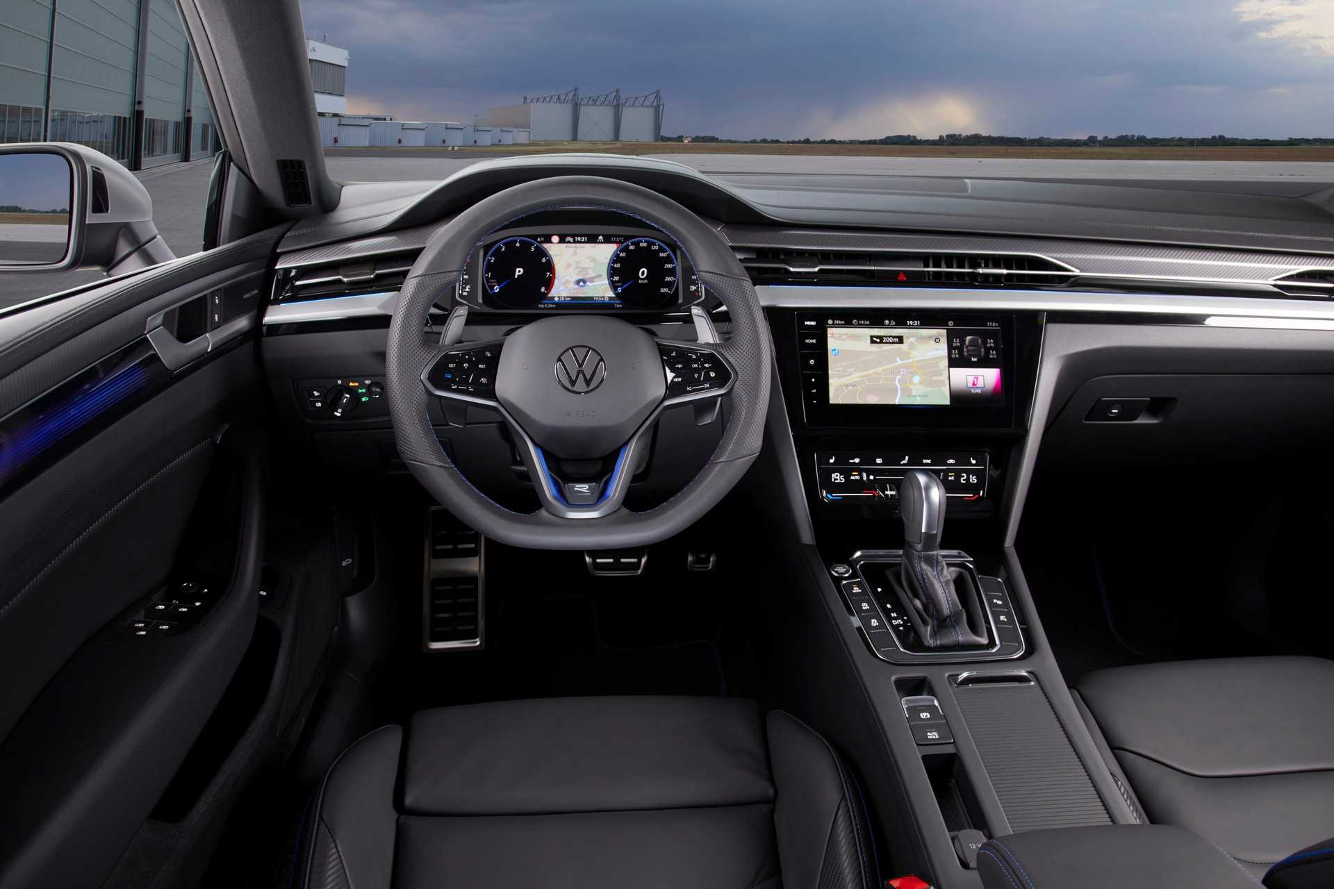 Volkswagen lanzó una versión Shoooting Brake e híbrida del Arteon - Rutamotor