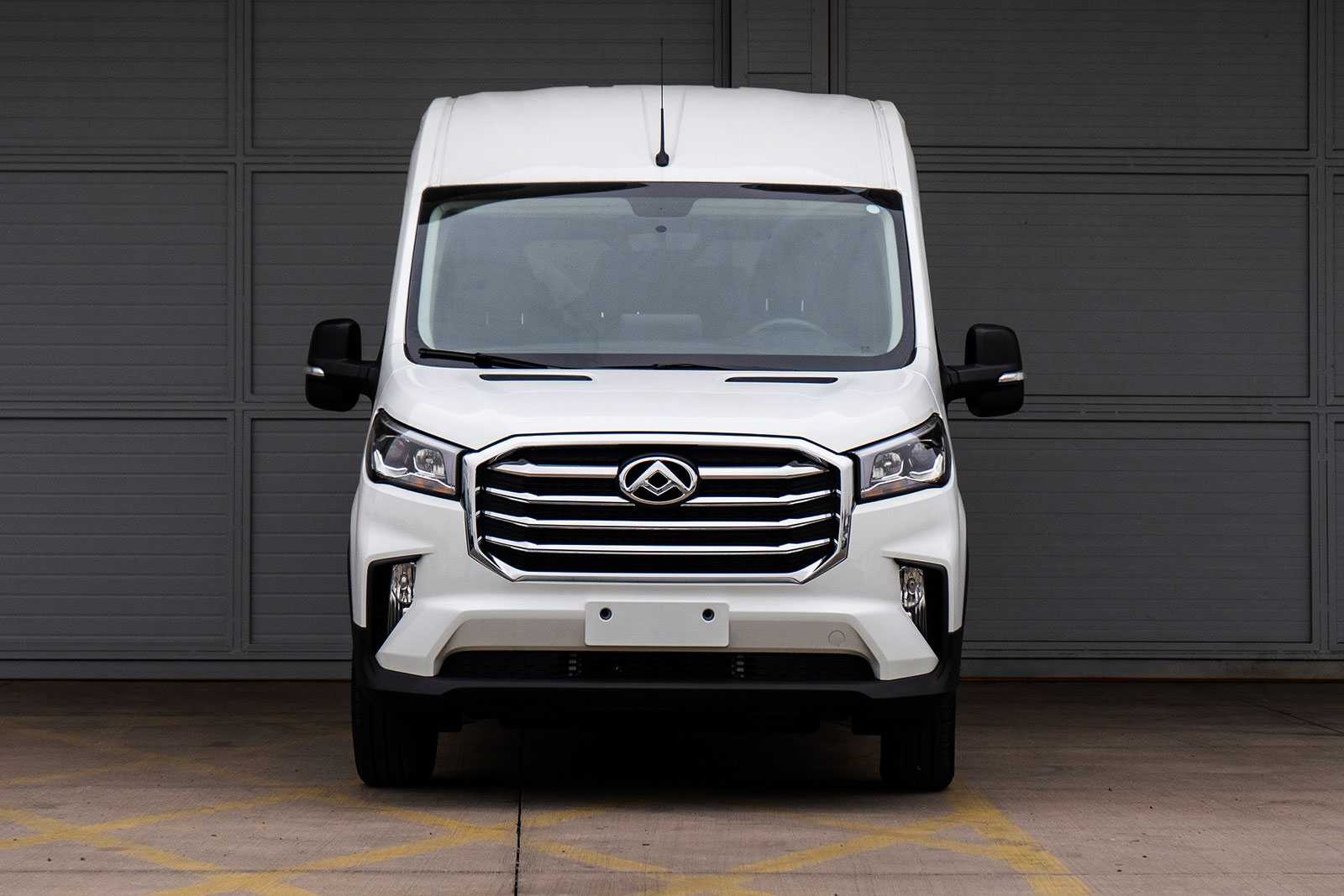 Maxus presenta en Chile su nuevo minibús el V90 con mayor tecnología