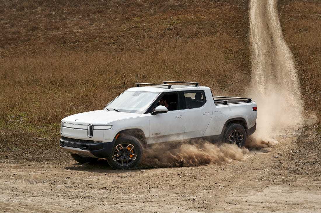 Rivian R1T será una pick-up difícil de vencer en todos los terrenos ...