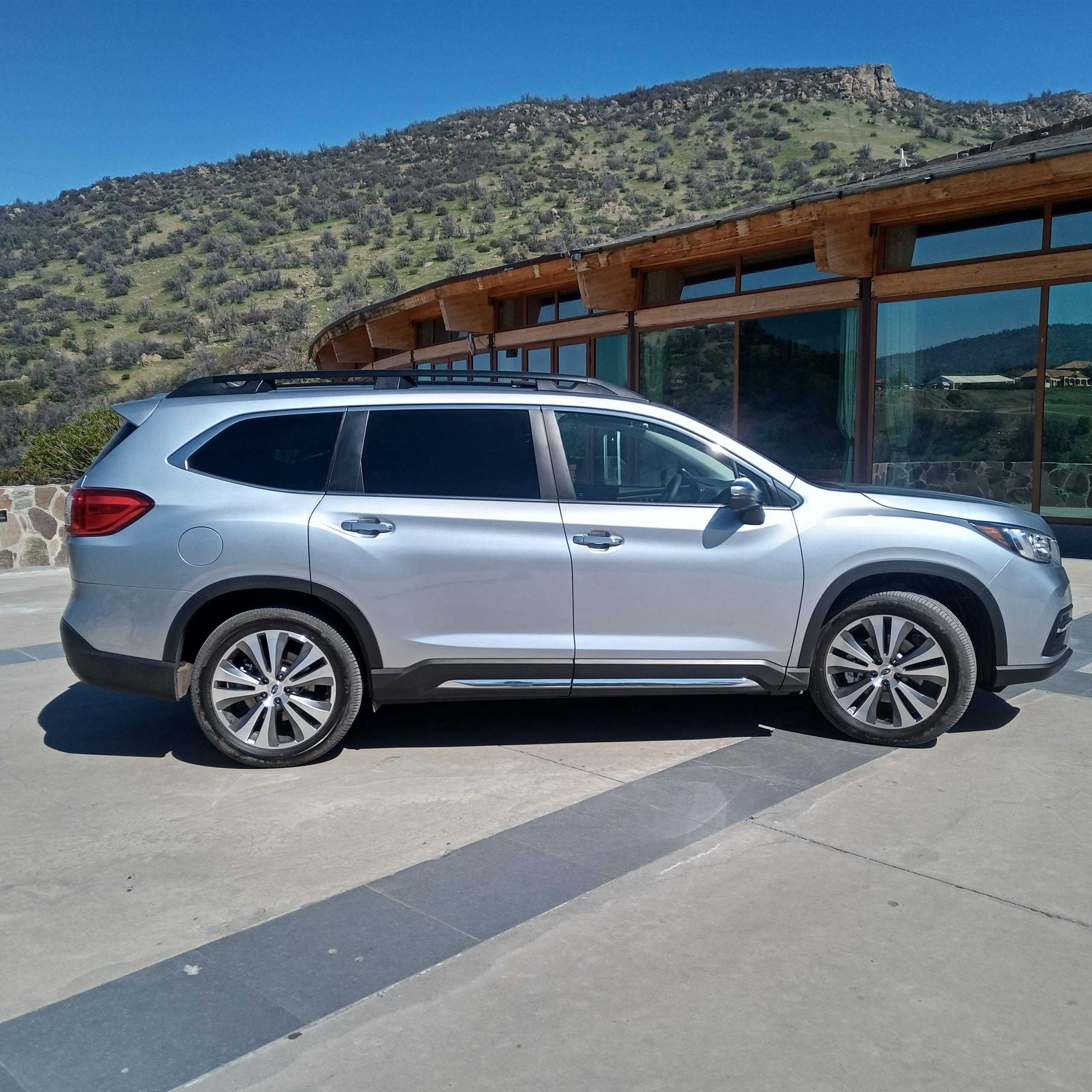 Subaru presenta en Chile su nuevo buque insignia Evoltis, un gran SUV ...