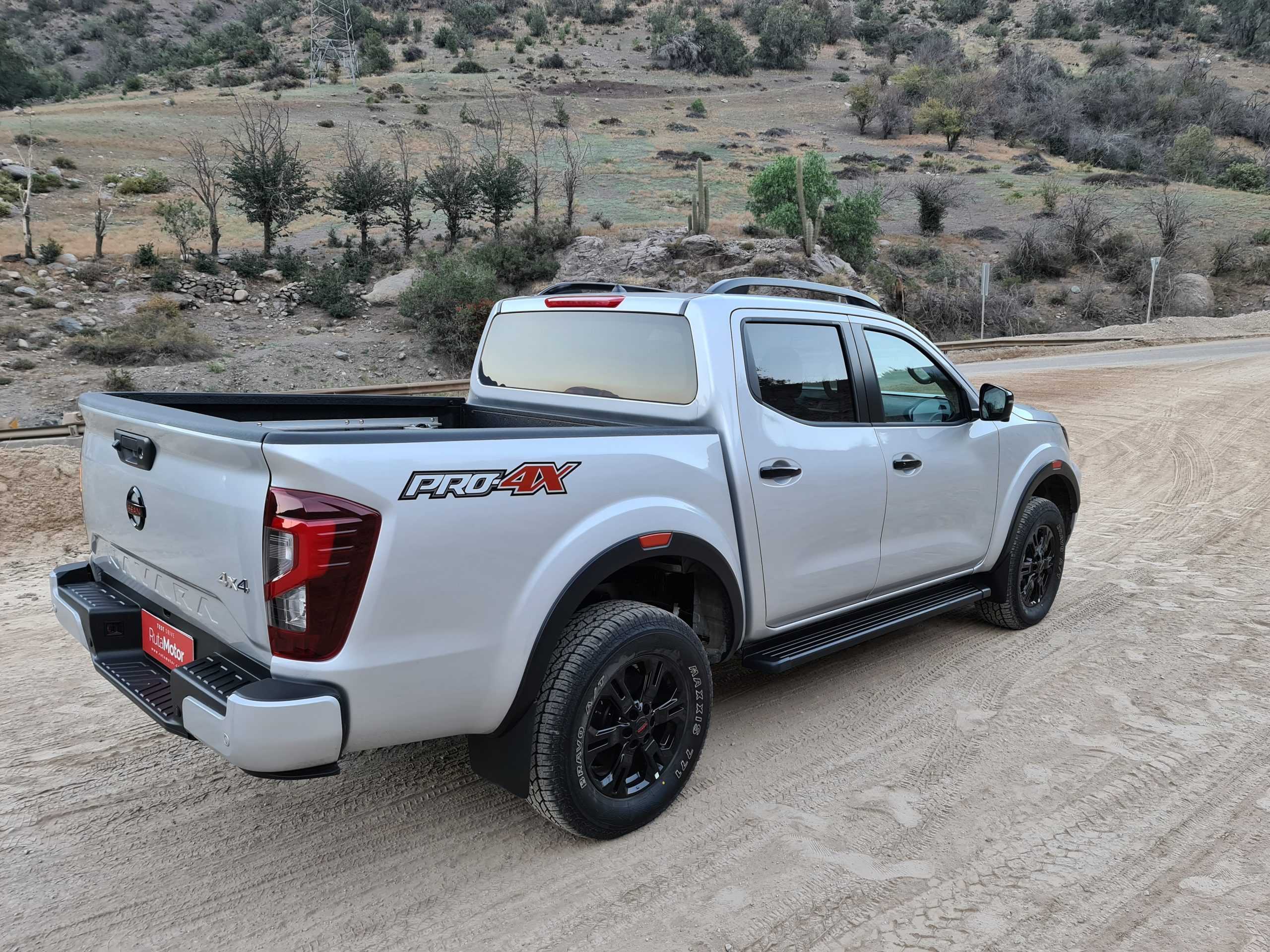 Nissan Navara Pro4X 4x4 2021 - ¿La mejor mediana actual? - Rutamotor