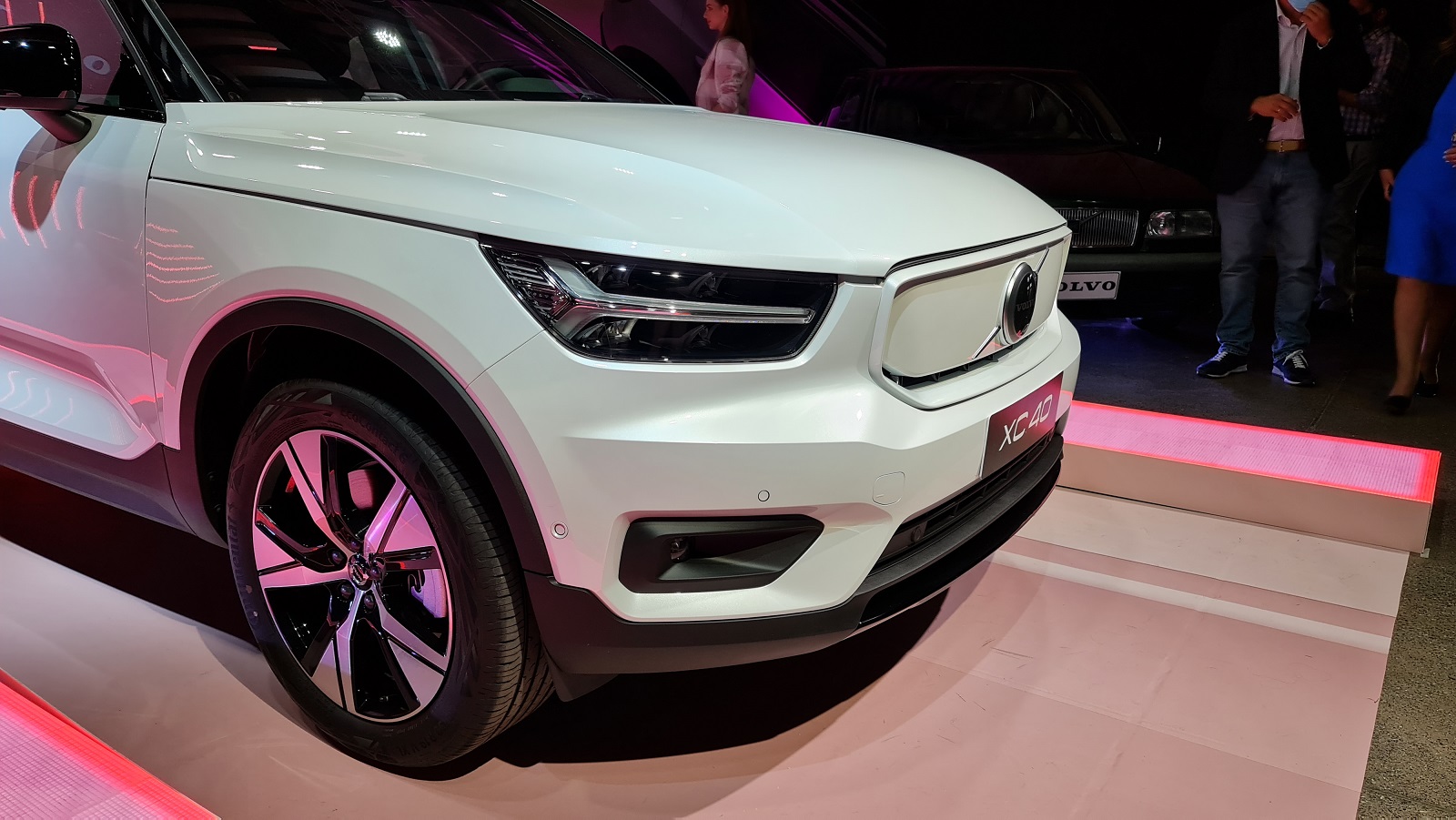 Volvo estrena su primer modelo 100% eléctrico con el XC40 Recharge Pure ...