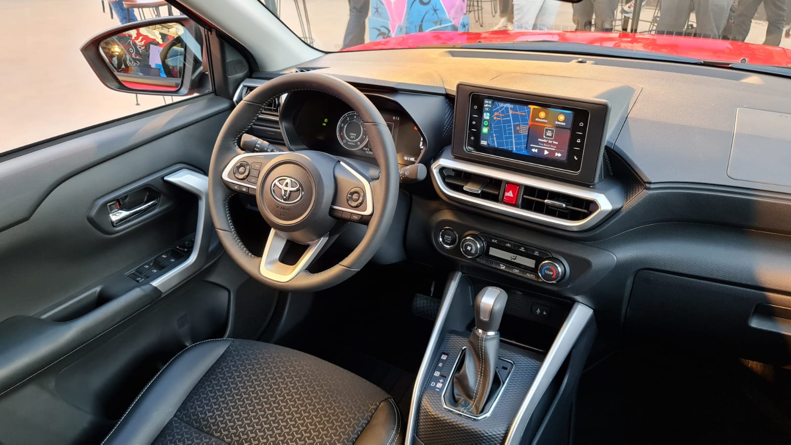 Toyota presenta su pequeño SUV Raize en cuatro versiones - Rutamotor