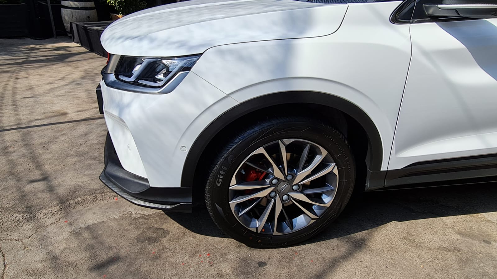 Geely vuelve a Chile y comienza estrenando el Coolray