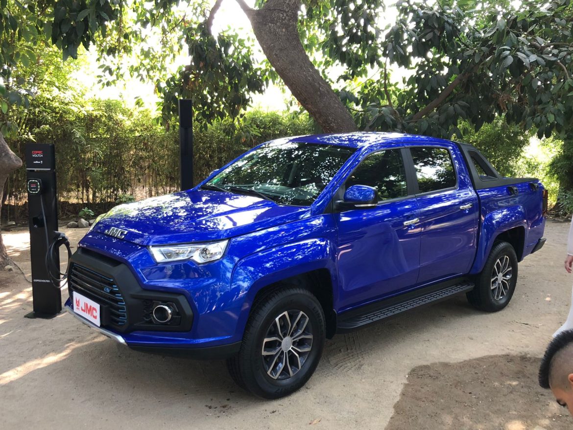 JMC estrena en Chile la primera camioneta 100% eléctrica