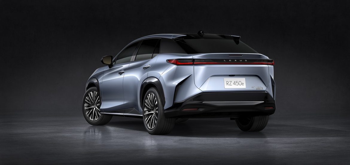 Lexus RZ 450e llega como la versión premium del Toyota bZ4X