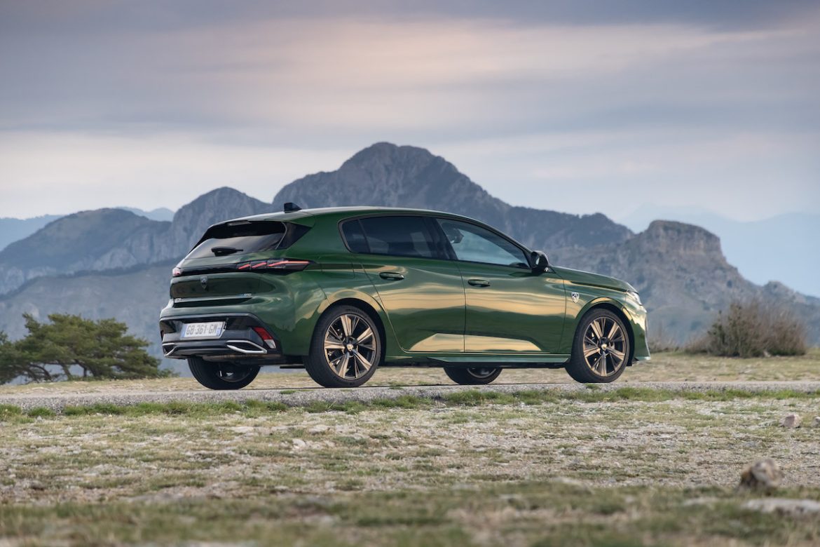 Precios y versiones: el Peugeot 308 III inicia su aventura en Chile