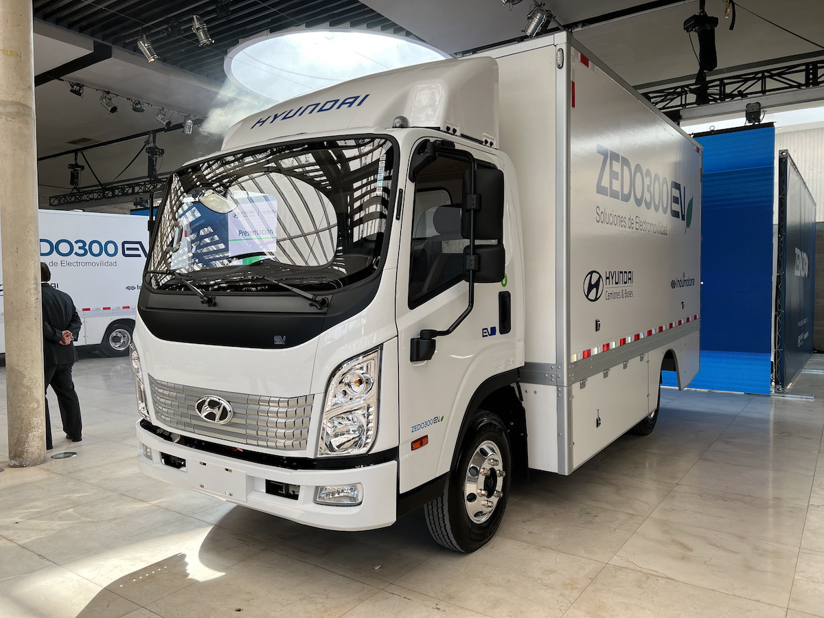 Hyundai lanza el ZEDO 300 EV, su primer camión 100% eléctrico