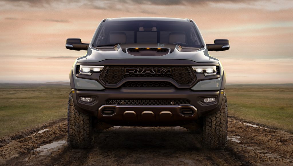 RAM se ríe de Ford tras el debut de la Raptor R con menos Hp
