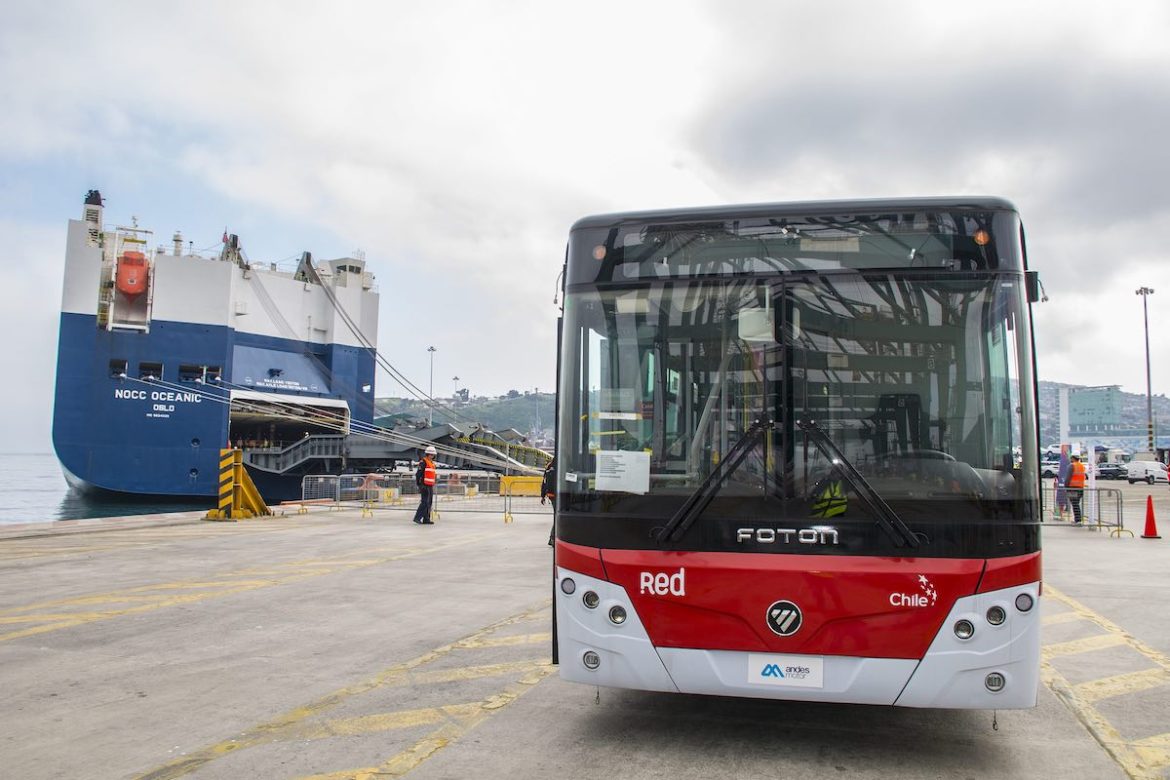 El sistema RED suma casi mil nuevos buses eléctricos en Santiago