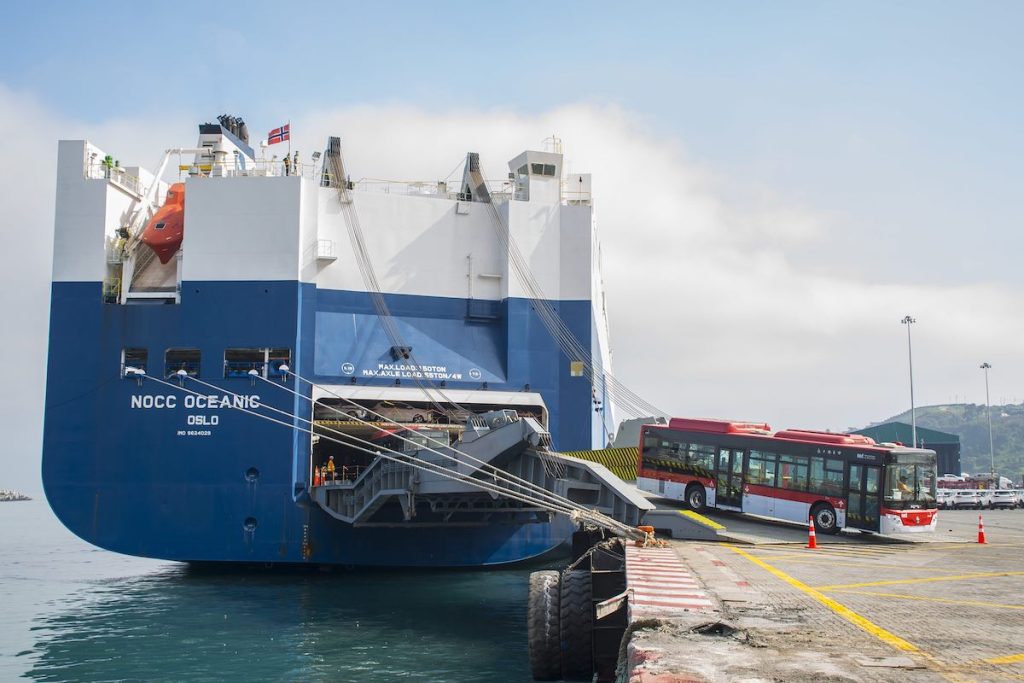 El sistema RED suma casi mil nuevos buses eléctricos en Santiago
