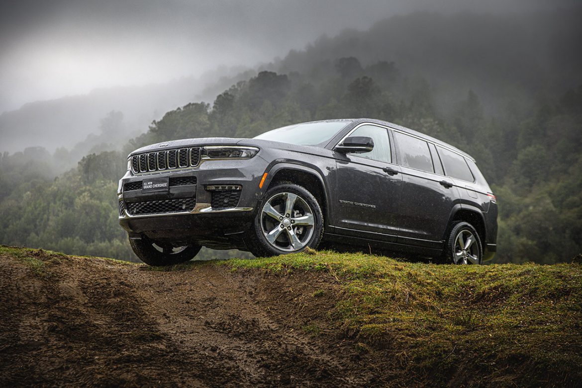 Jeep Grand Cherokee llega con tres filas de asientos y lujosa