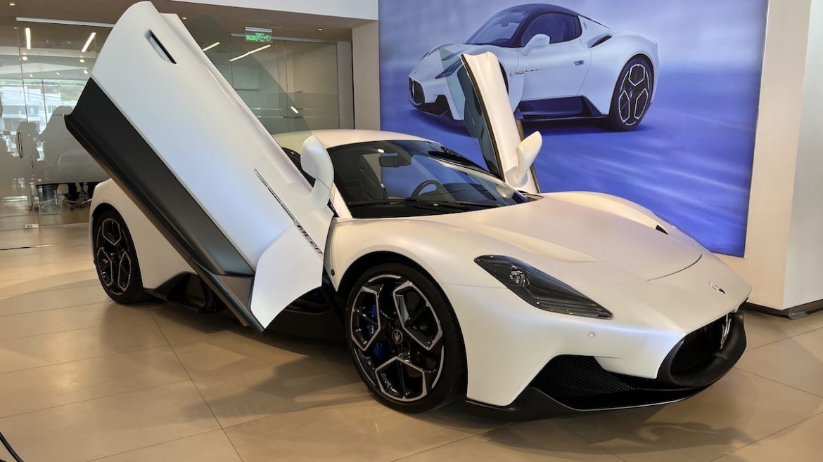Maserati destapa en Chile el MC20, el más afilado del Tridente