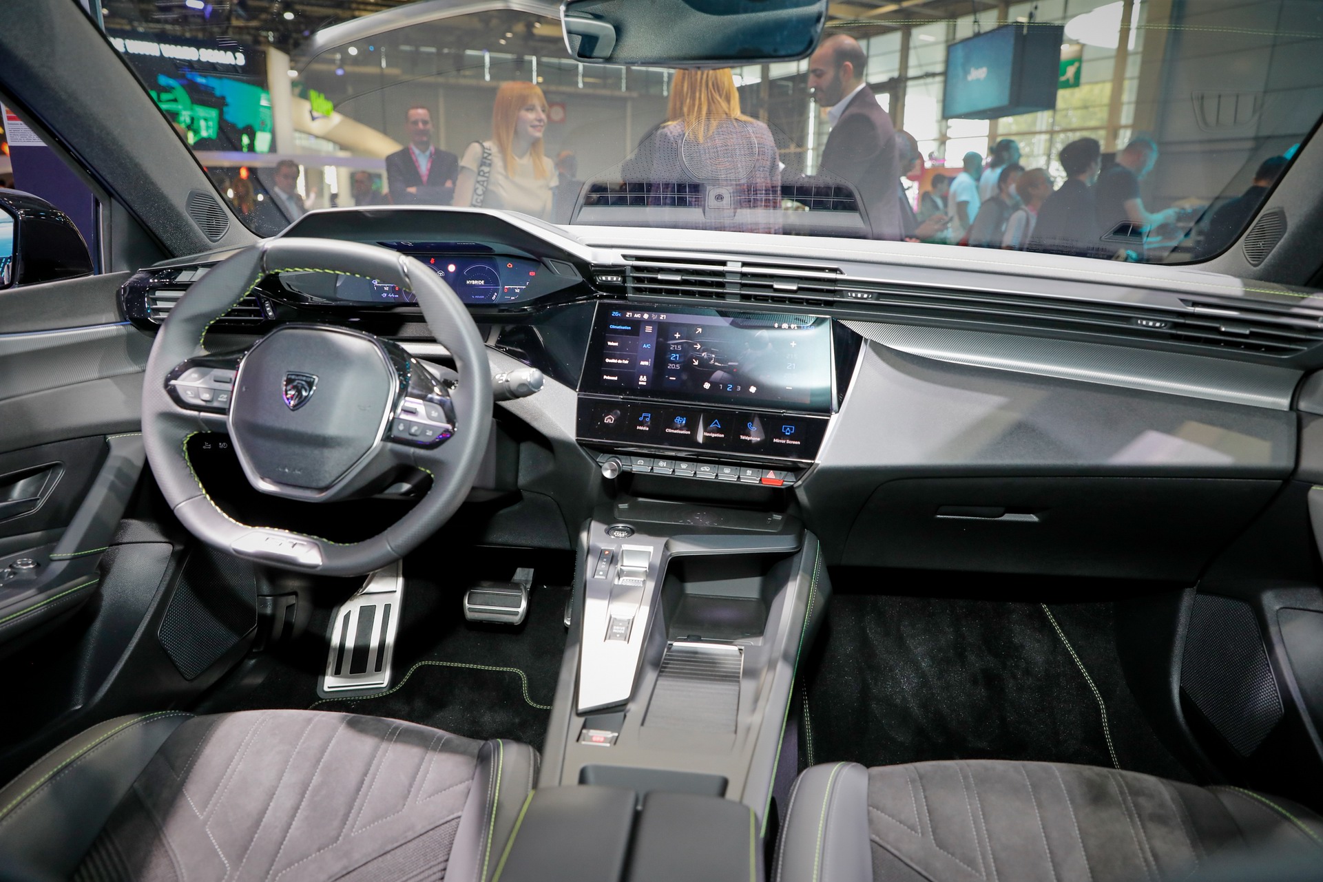 Peugeot presenta en vivo al 408 Coupe Crossover en el Salón de París - Rutamotor