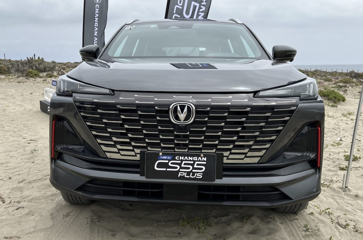 Nuevo Changan CS55 Plus: el SUV-C se pliega al estilo del UNI-T