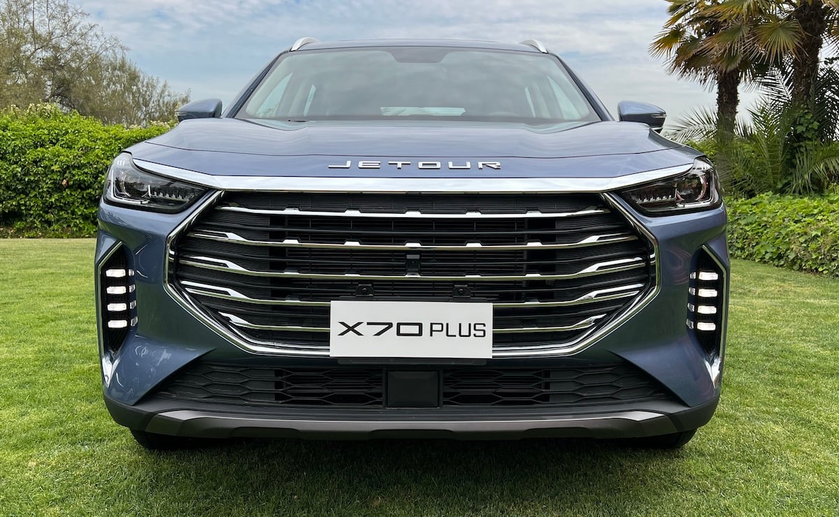 Jetour fortalece su oferta de tres filas con el debut del X70 Plus