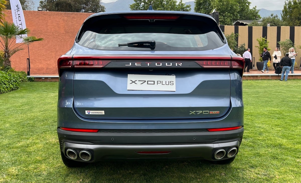 Jetour fortalece su oferta de tres filas con el debut del X70 Plus