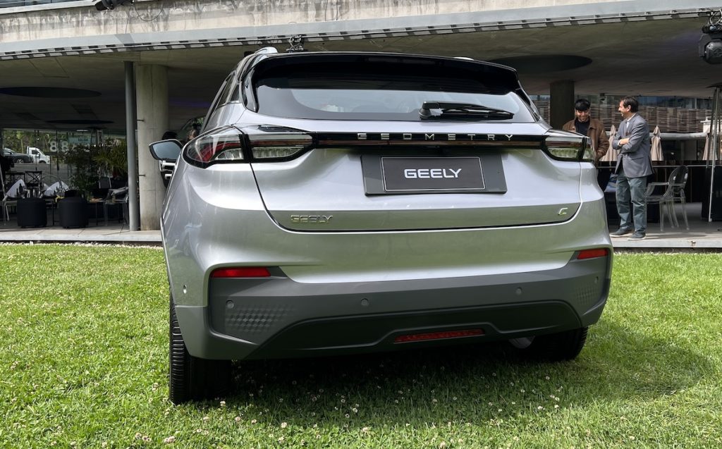 El Geometry C concreta el desembarco local de Geely en los EV