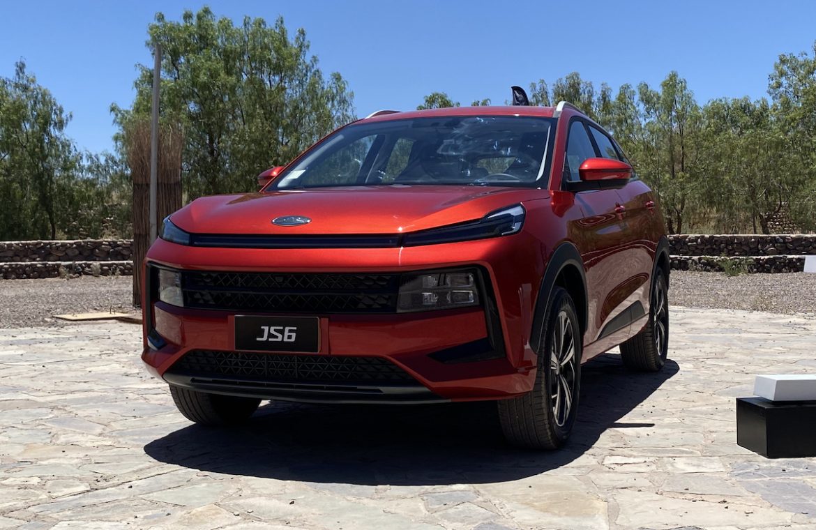JAC completa su renovada gama SUV con el estreno del JS6