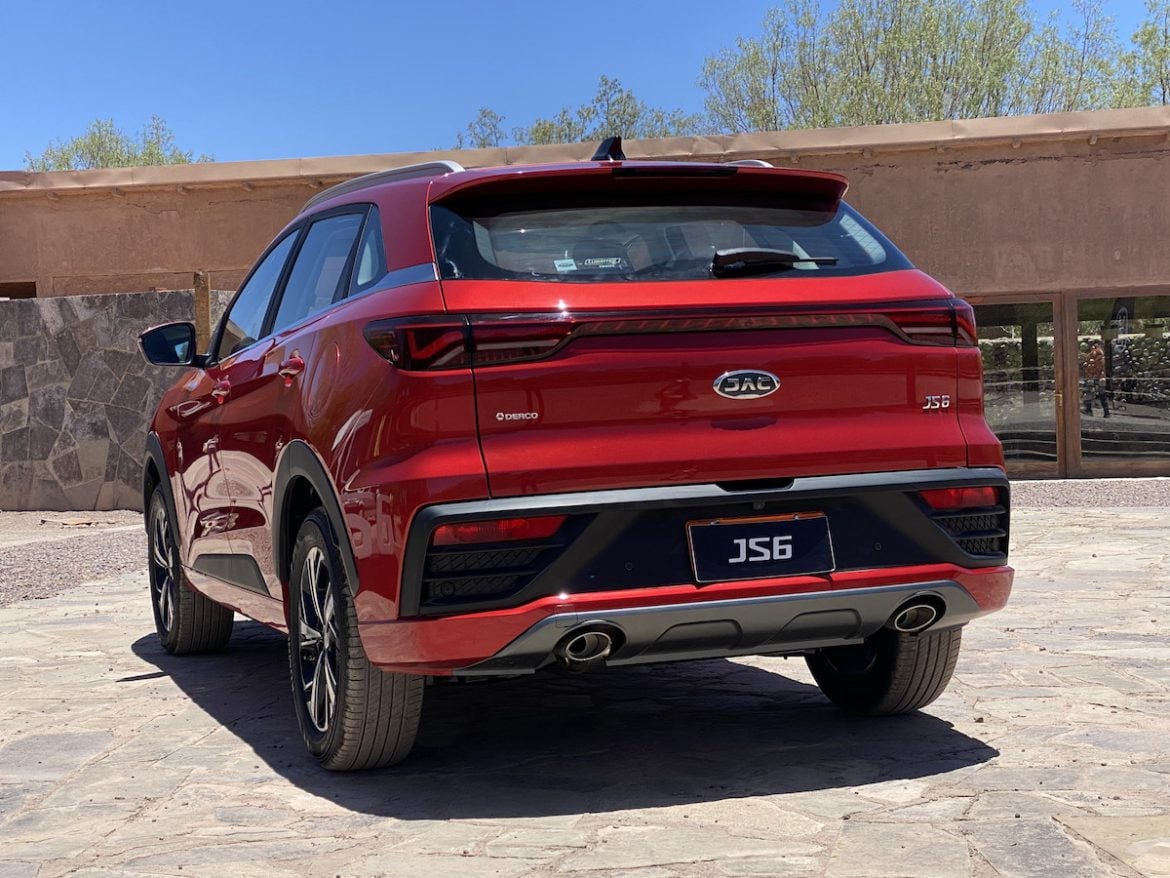 JAC completa su renovada gama SUV con el estreno del JS6