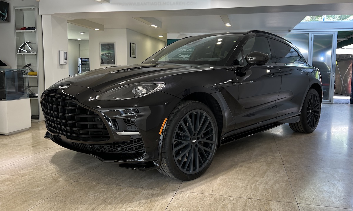 DBX 707: debuta en Chile el SUV premium más potente del mundo