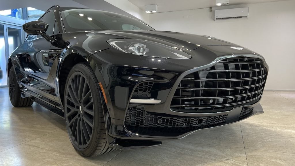 DBX 707: debuta en Chile el SUV premium más potente del mundo