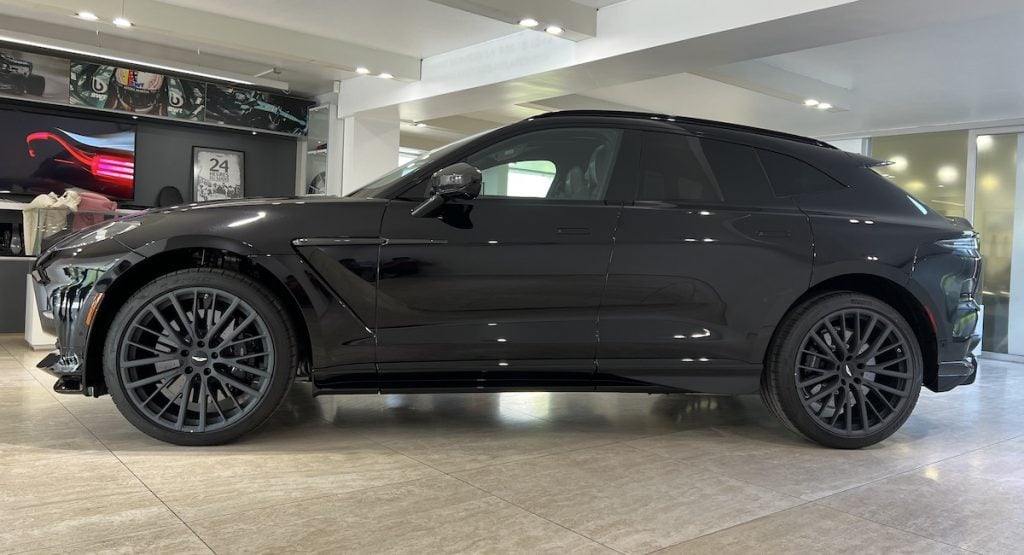 DBX 707: debuta en Chile el SUV premium más potente del mundo