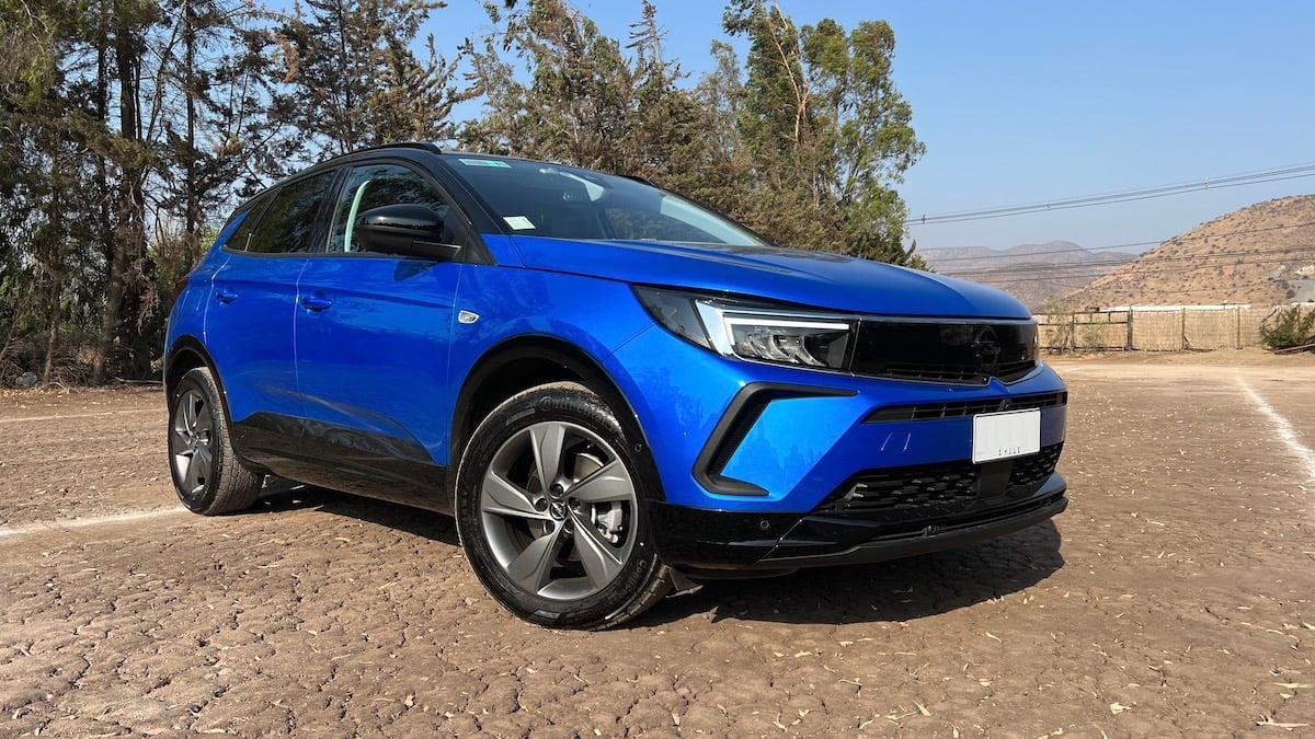 Opel Grandland 2023: el SUV compacto alemán suma ADN Vizor
