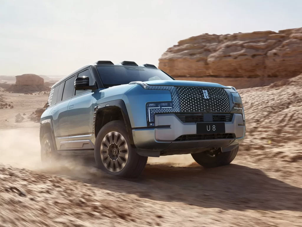 BYD se une con DJI y presenta primer vehículo con bahía de drone