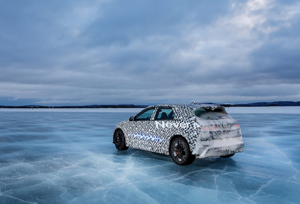¡Con más picante! El Ioniq 5 N hace de las suyas en el Polo Norte
