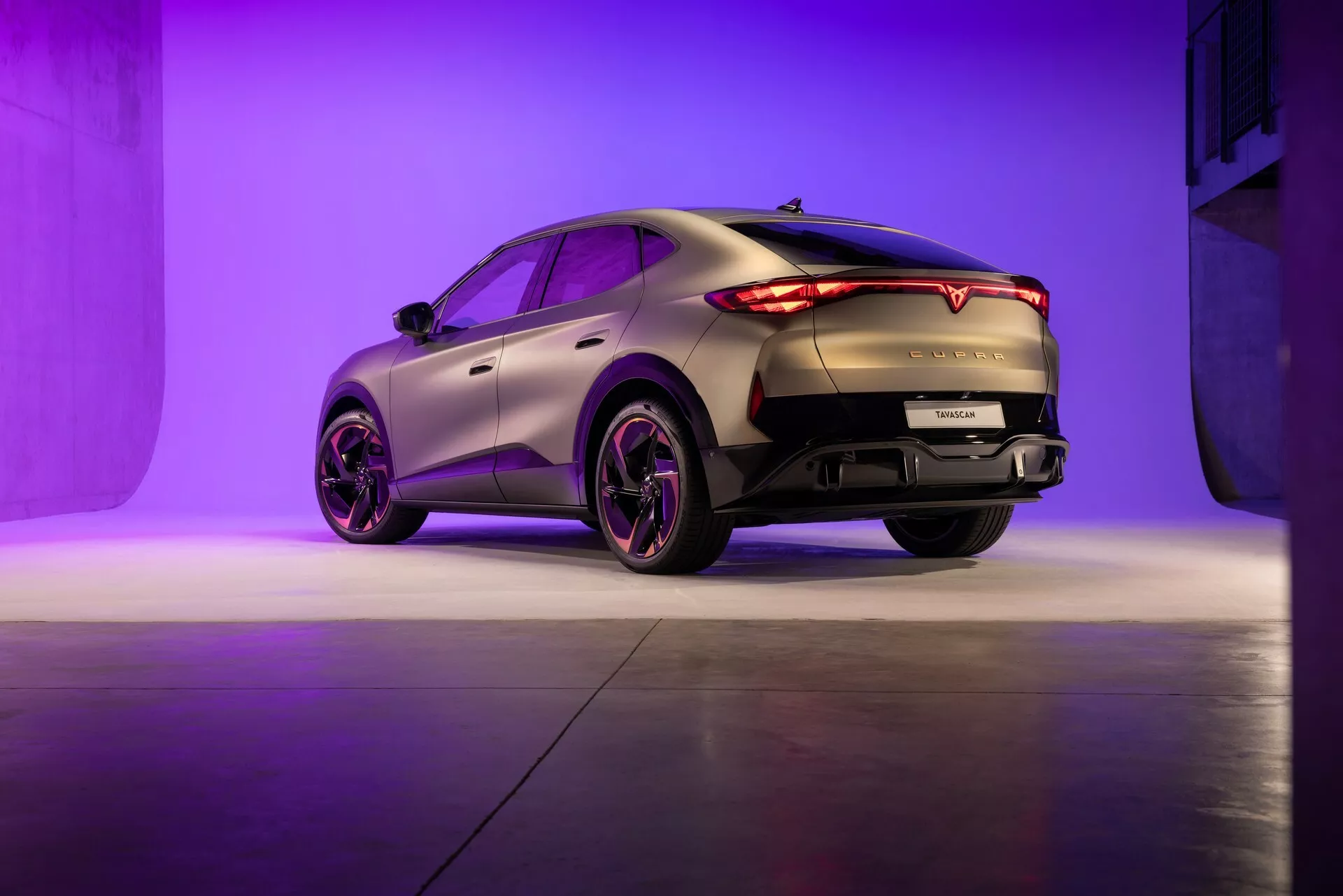 Cupra presenta al nuevo Tavascan 2024, su versión del ID.5 - Rutamotor