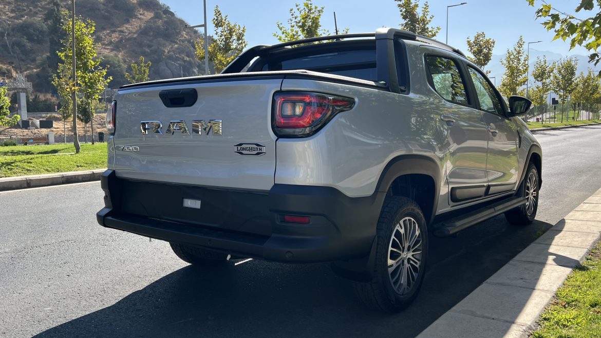 La RAM 700 ahora en Chile también con caja automática