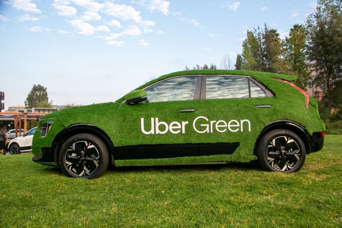 Uber Green debuta en Chile: ahora los viajes son cero emisiones