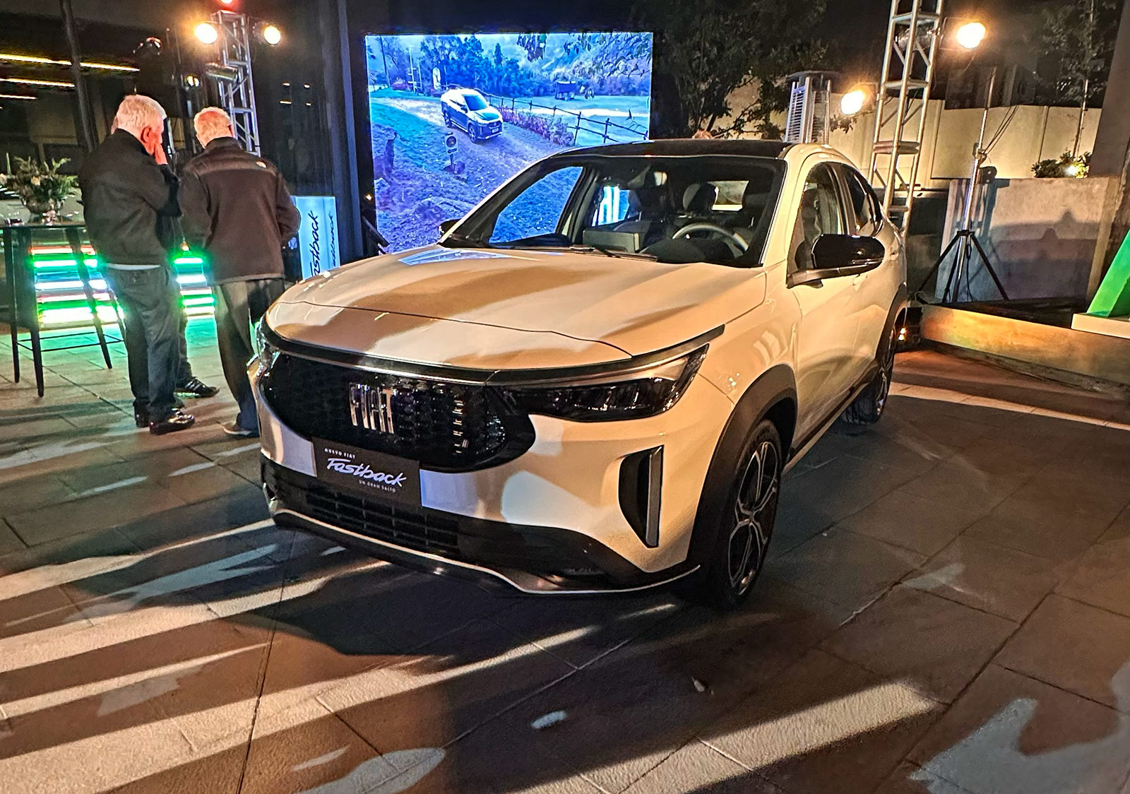 Fiat presenta en Chile el Fastback en tres versiones y motor turbo