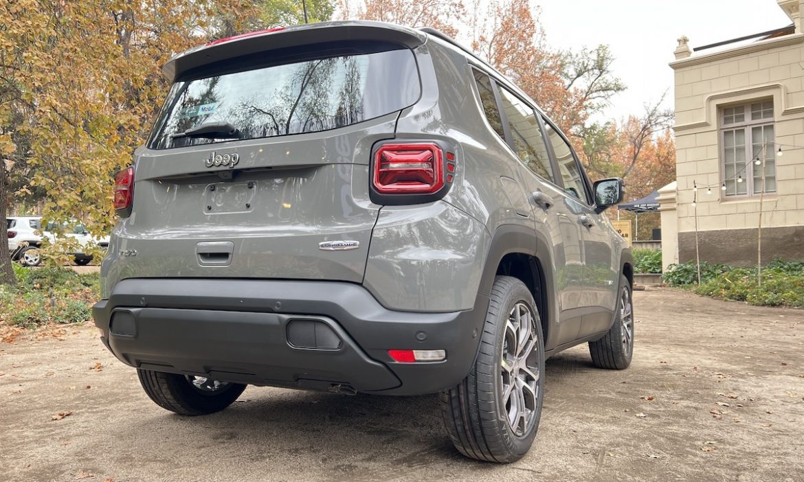 ¡Más aventuras! Debuta en Chile el Jeep Renegade de motor turbo