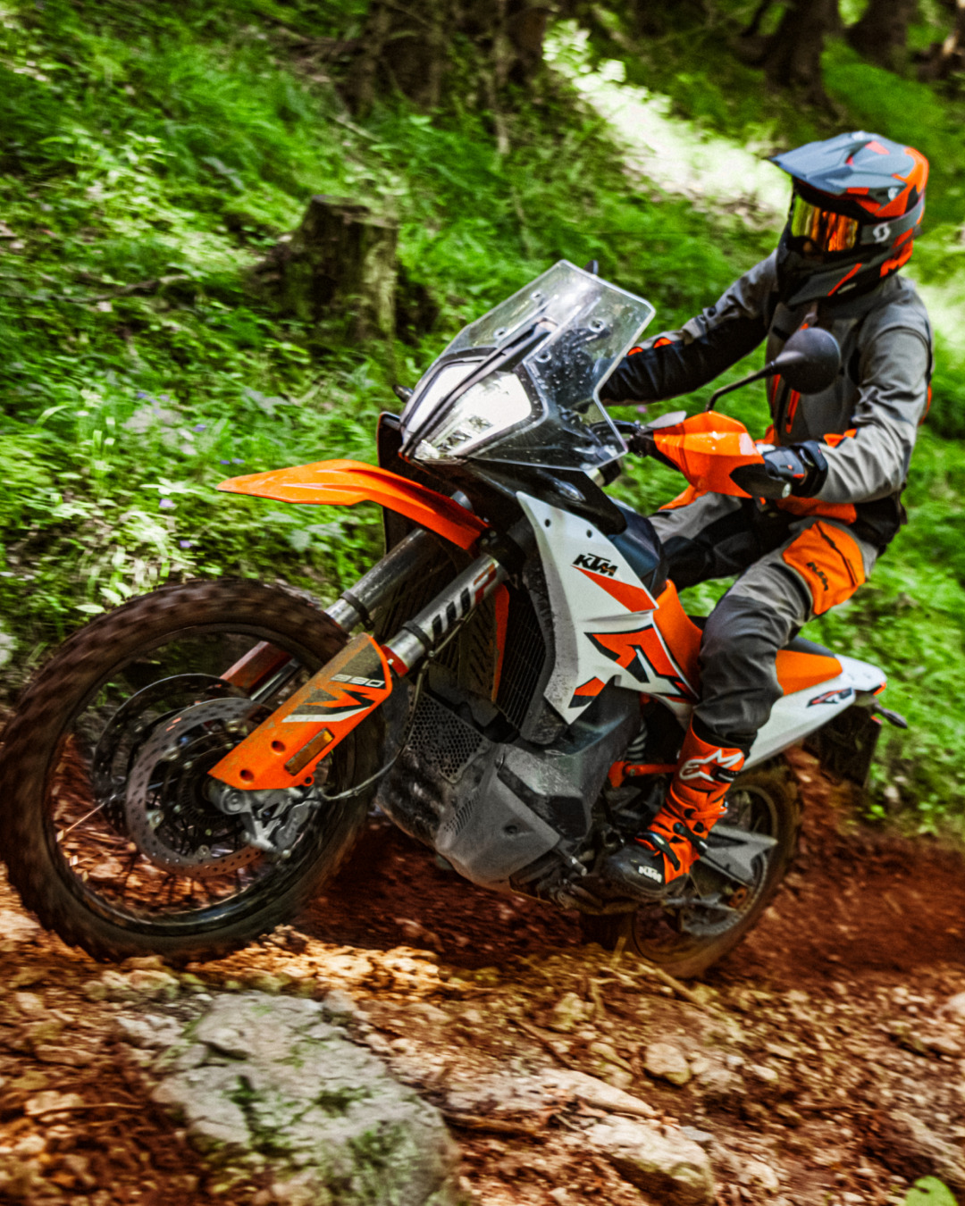 KTM 890 ADVENTURE R - Action 5 - Rutamotor