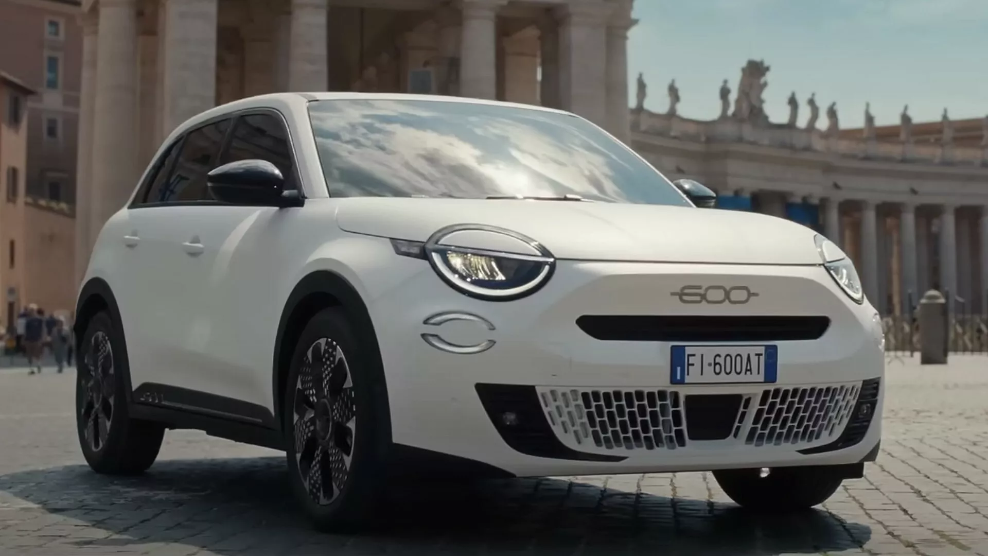 Fiat se renueva con el nuevo crossover eléctrico 600e - Rutamotor