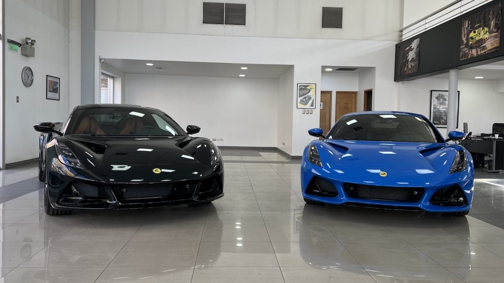 Lotus estrena en Chile el Emira, su último deportivo sin electrificar