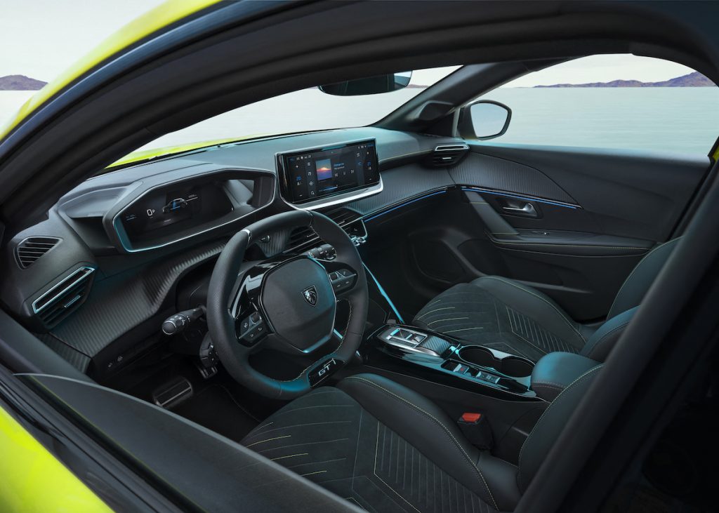 Con garra de león: así es el lavado de cara del Peugeot 208