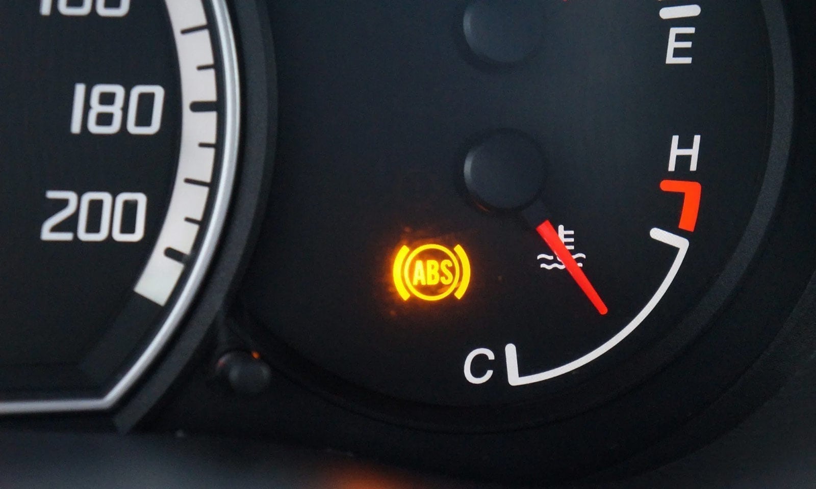 Cómo funcionan los frenos ABS: La tecnología que salva vidas